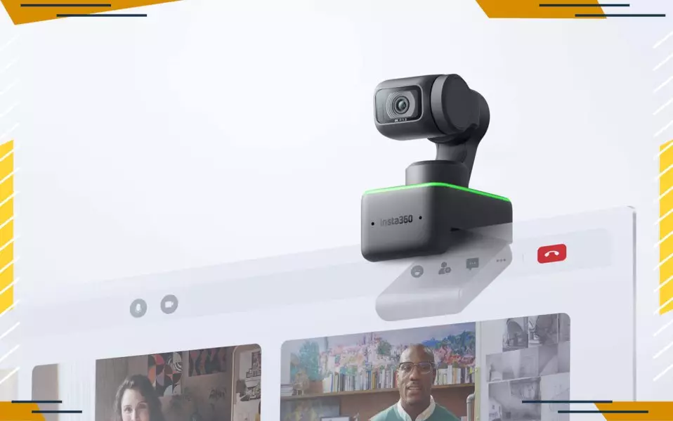 မော်နီတာပေါ်ရှိ insta360 webcam