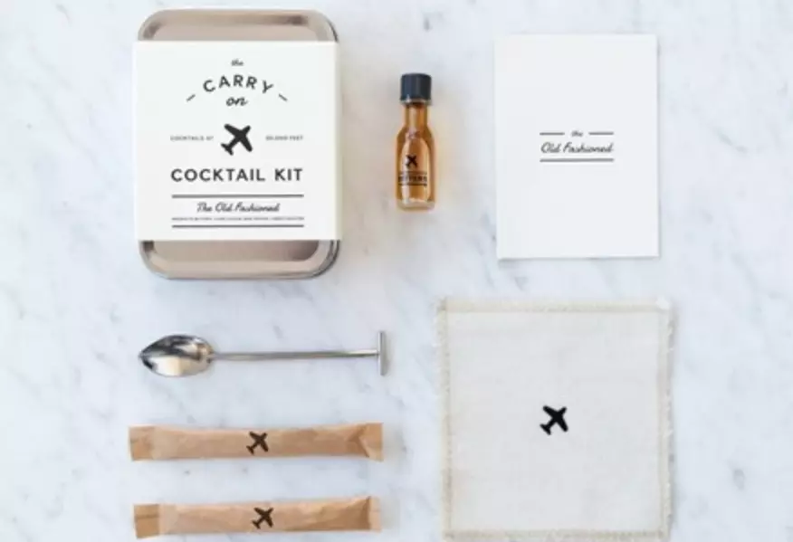 Carry-On Cocktail Kit: Bland gammeldags