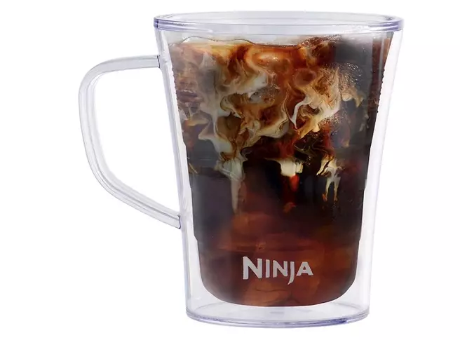 Ninja geïsoleerde koffie espressomok
