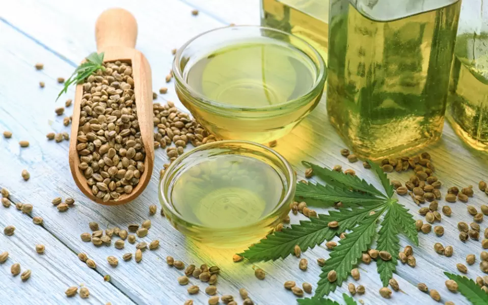 ukulala okungcono kakhulu kwe-hemp oil cbd