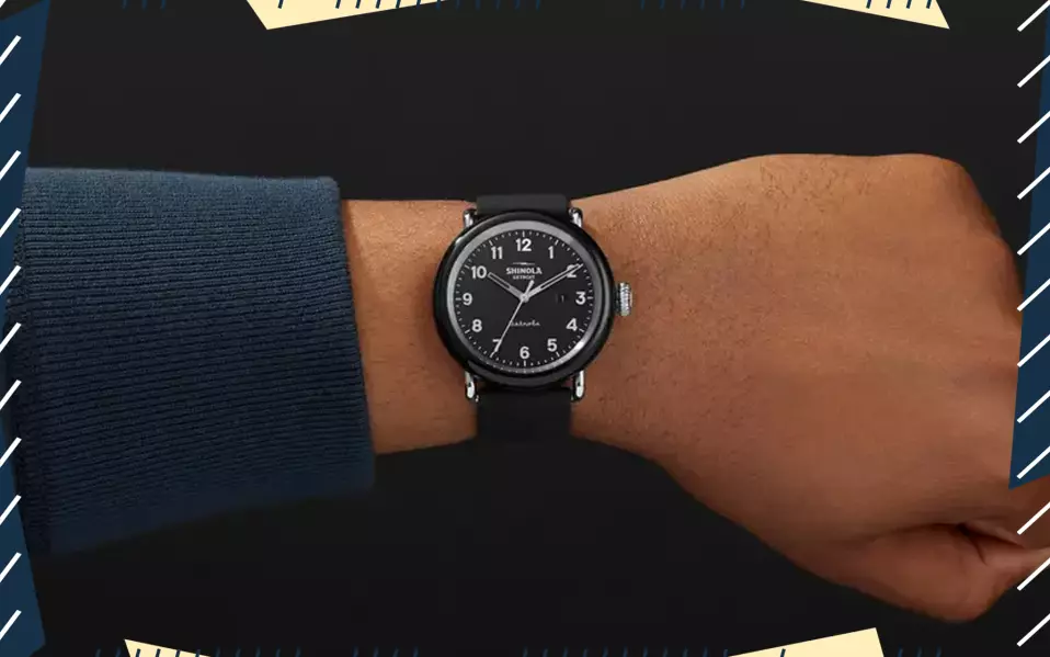 นาฬิกาสีดำล้วนที่ดีที่สุด