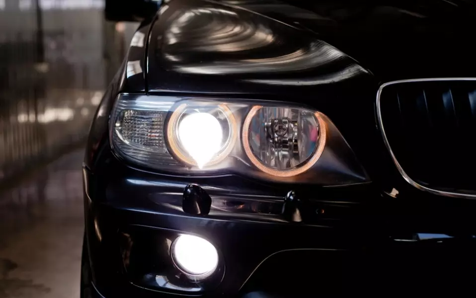 ไฟหน้า LED รถยนต์ที่ดีที่สุด
