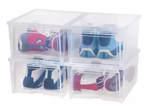 Cipele u kutijama za skladištenje
