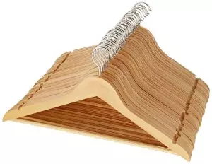 Пакет дрвених вешалица