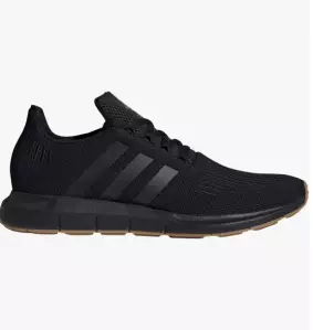 Výroční výprodej nordstrom, tenisky Adidas Swift Run