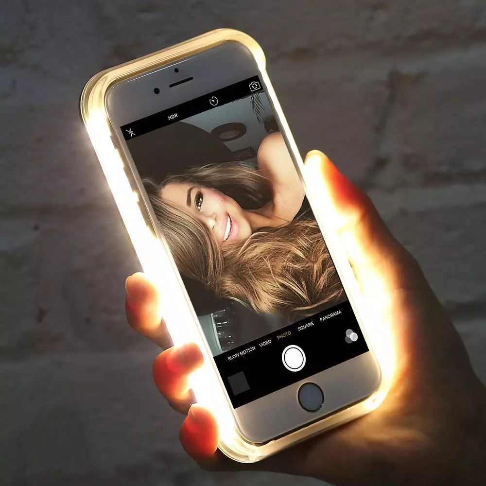Custodia per iPhone con luce selfie