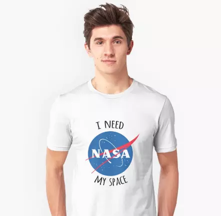 Man vajag savu kosmosa t-kreklu