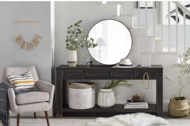 Round accent mirror