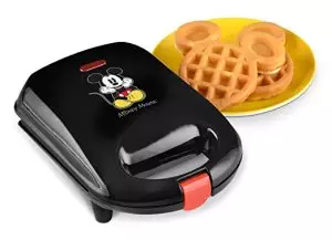 Moetsi oa Mini Waffle Disney