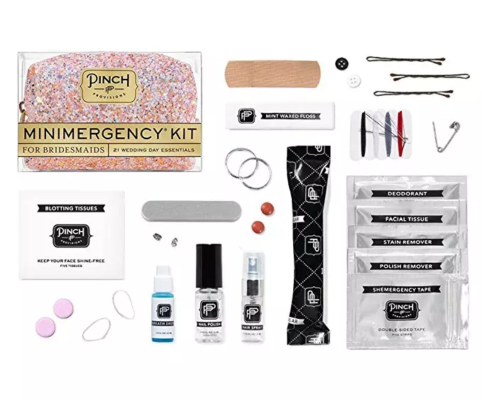 regalos de dama de honor por menos de $ 50 mini kit de emergencia