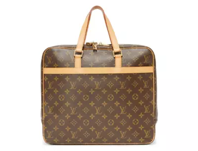 Louis Vuitton briefcase kumabvazuva dane