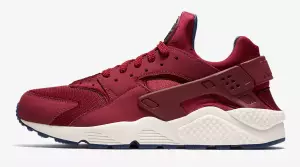 Aħmar Nikes Air Huarache