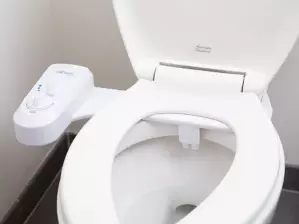 Bidet Installa l'accessorio per la toilette