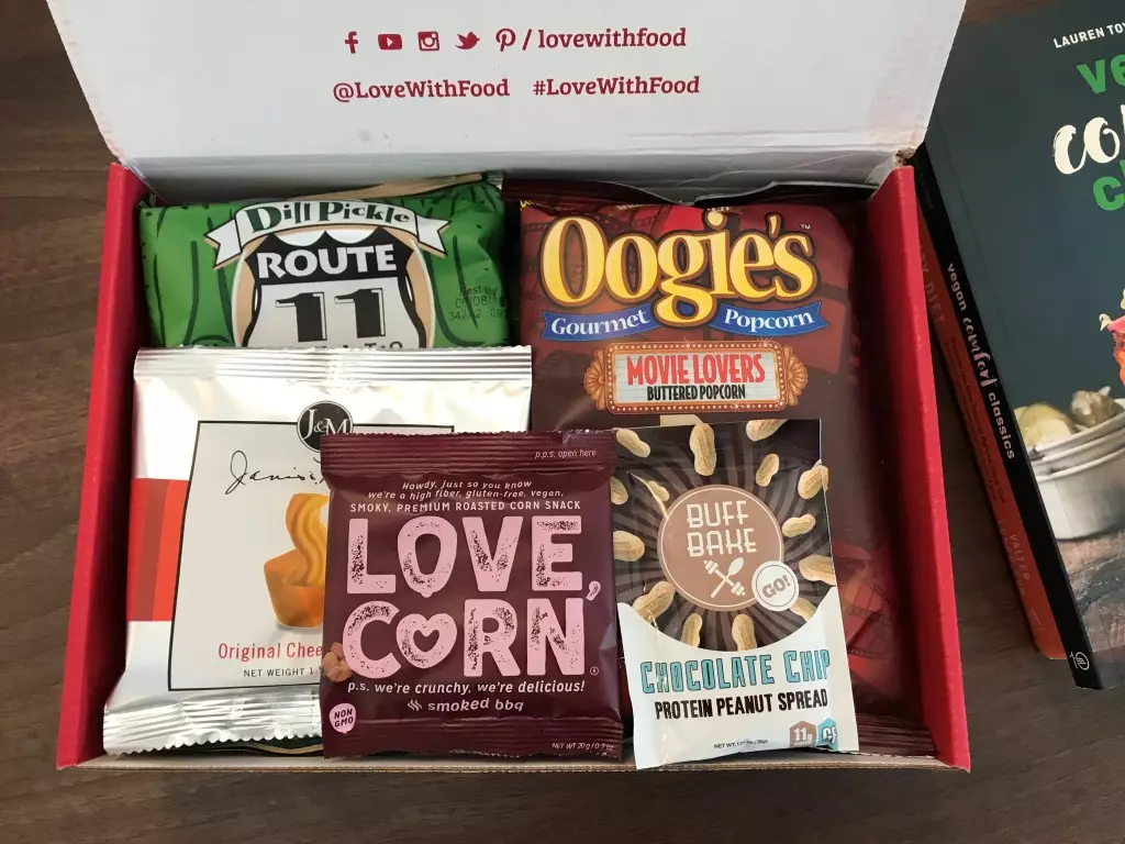אהבה עם ביקורת אוכל משלוח קופסאות חטיפים