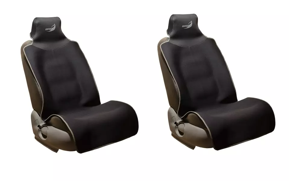 Esta funda de asento de coche impermeable protexe
