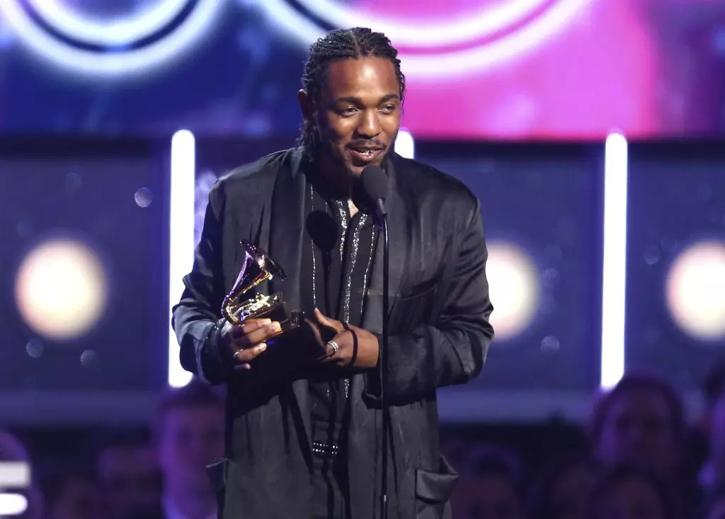 Kendrick Lamar esibizione ai Grammy