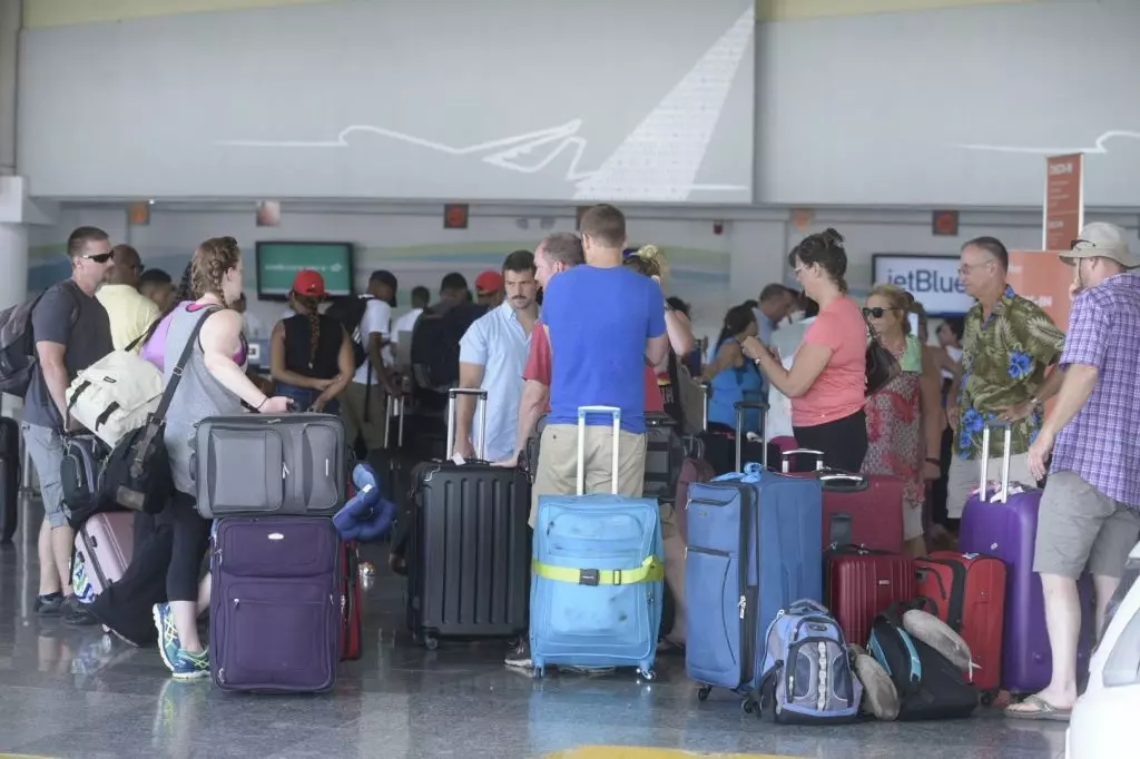 Лінії аеропорту урагану Ірма