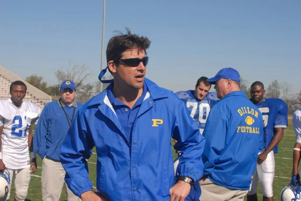 dwal bil-lejl tal-Ġimgħa kyle chandler coach taylor