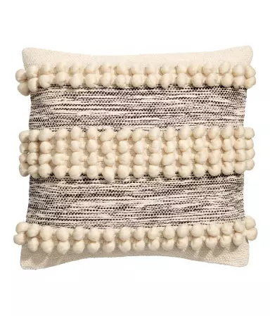 déco pas cher H&M Home coussin pompon en ligne