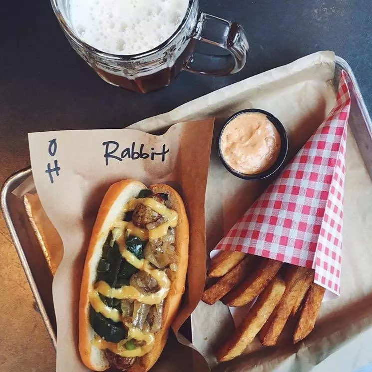 kolbász nyúl wurstkuche német gastropub dtla