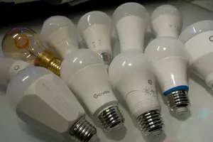 Qhov zoo tshaj plaws Smart Bulbs Review Roundup