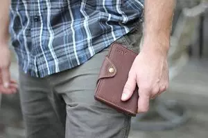 Ručne vyrobená kožená peňaženka Amazon