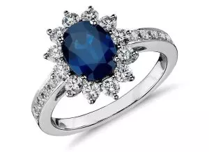 Oval Sapphire සහ Diamond Ring in 18k White Gold