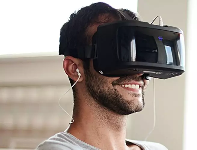 व्हर्च्युअल रिअॅलिटी गॉगल्स: AuraVisor VR हेडसेट