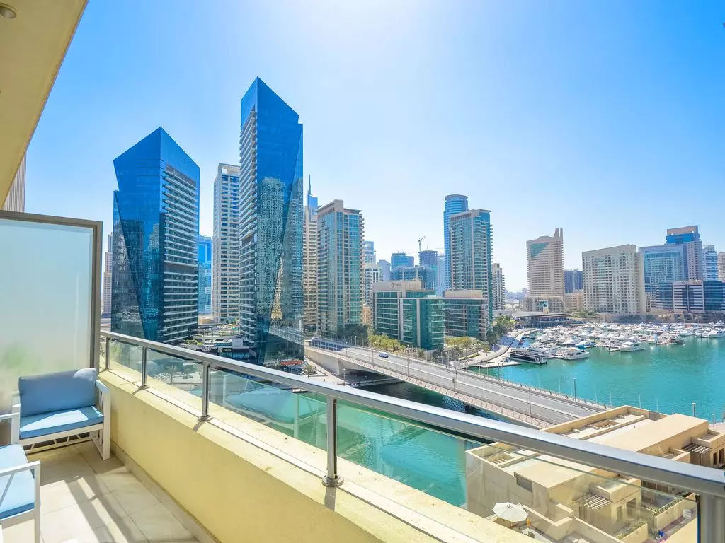 Dubai Marina Penthouse -Occupying ndhuwur loro jubin; views apik tenan & fasilitas