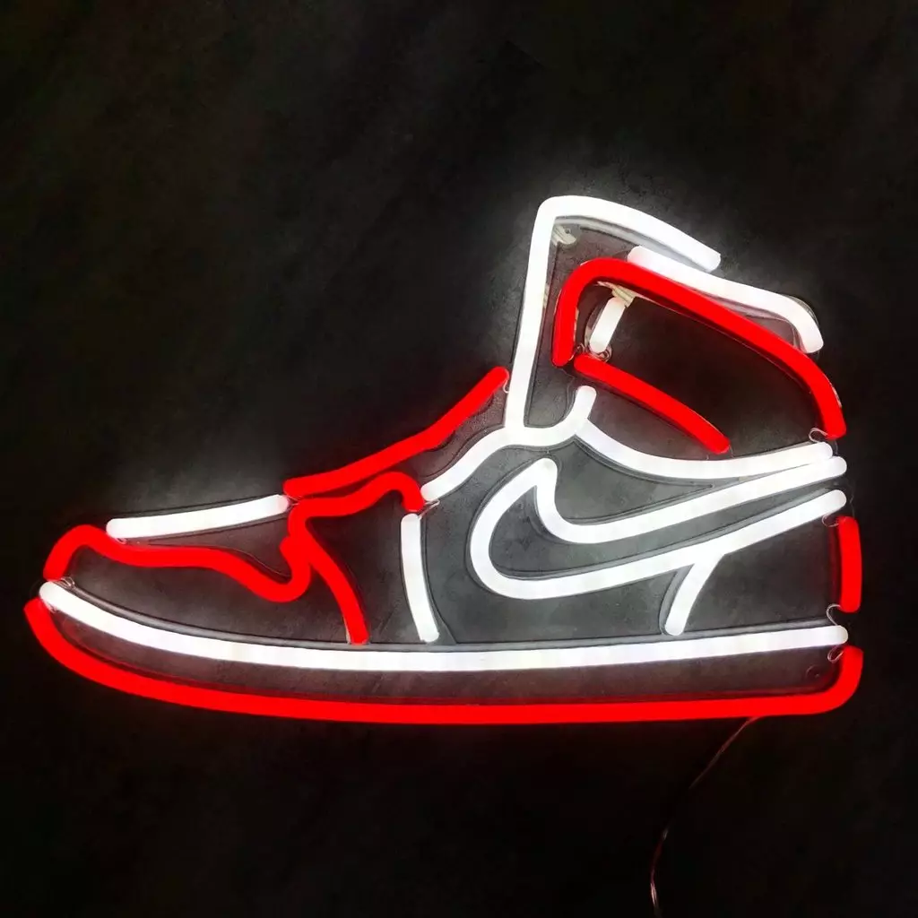 uphawu lwe-air jordan neon