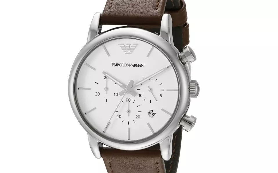 Cette montre Armani marron Beats Basic