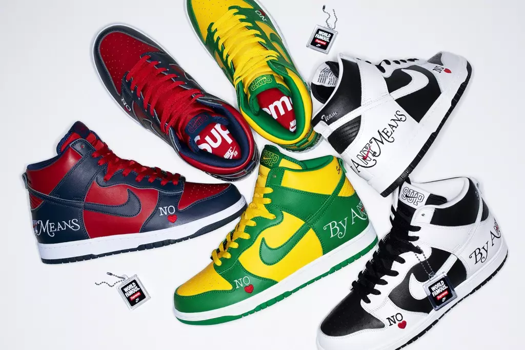 Mart 2022'den itibaren nike x Supreme sneakers