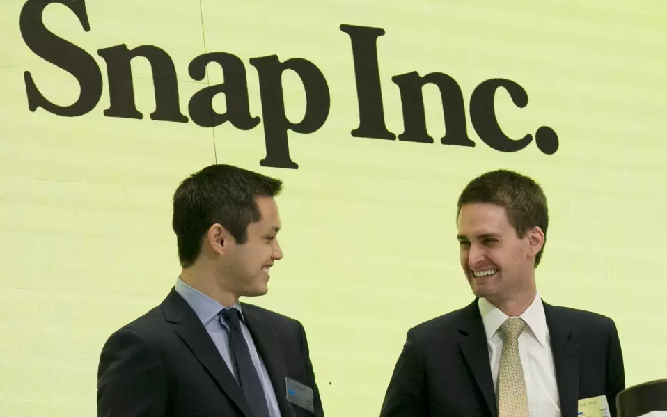 Snapchat бас директоры Эван Шпигель жауап береді