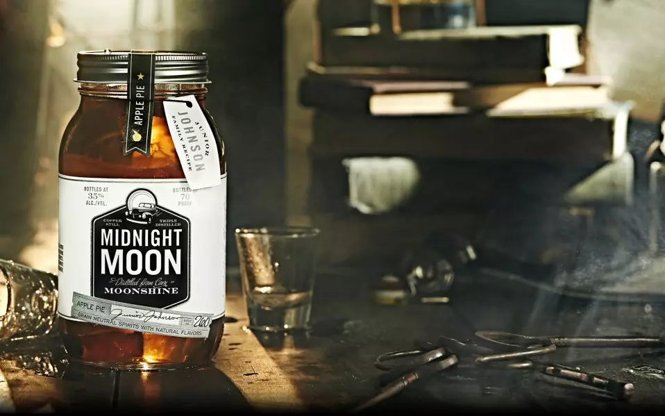 midnight moon moonshine apple pie