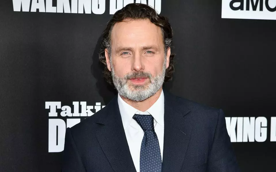 Traxe de Andrew Lincoln Kenneth Cole
