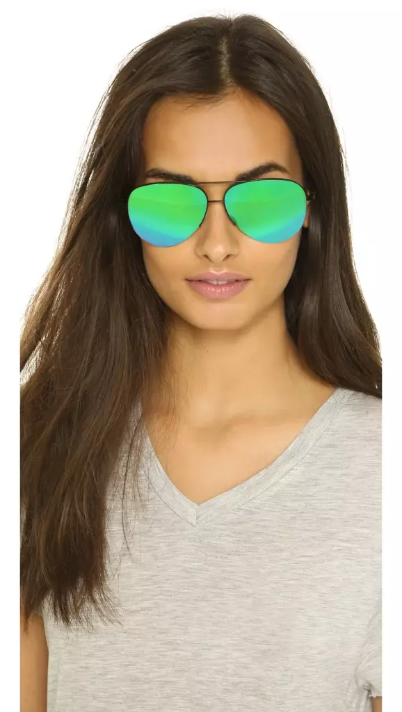 Ξεκινήστε τις καλοκαιρινές σας αγορές με αυτά τα «κομψά» γυαλιά ηλίου 15208_2