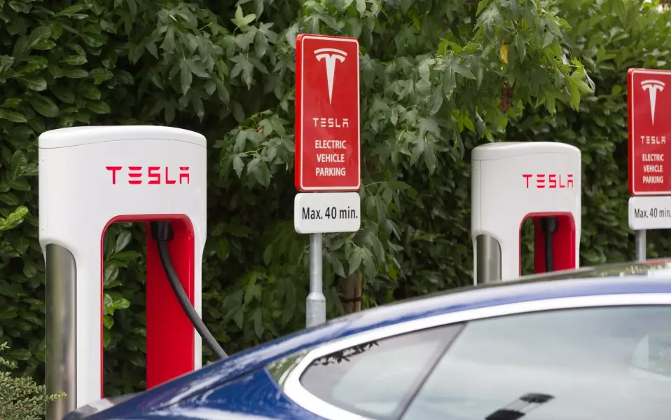 Tesla Supercharger postaja