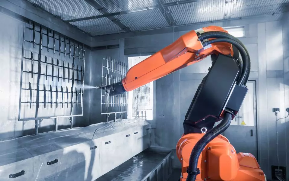 Roboții vor lua mai multe locuri de muncă automatizate,