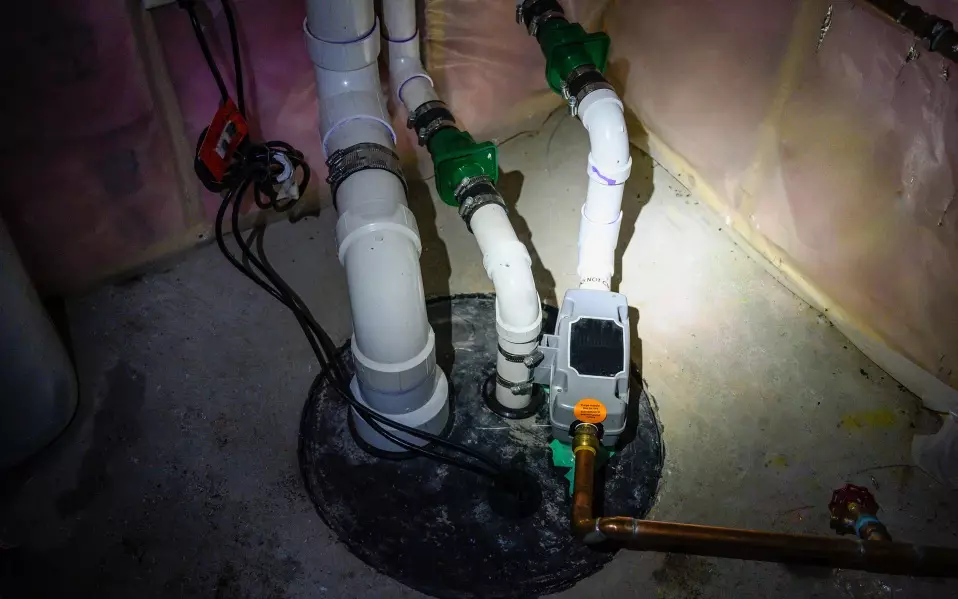 地下室的污水泵
