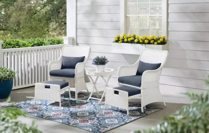 Garden Hills 5-Piece Wicker Outdoor Chat Set