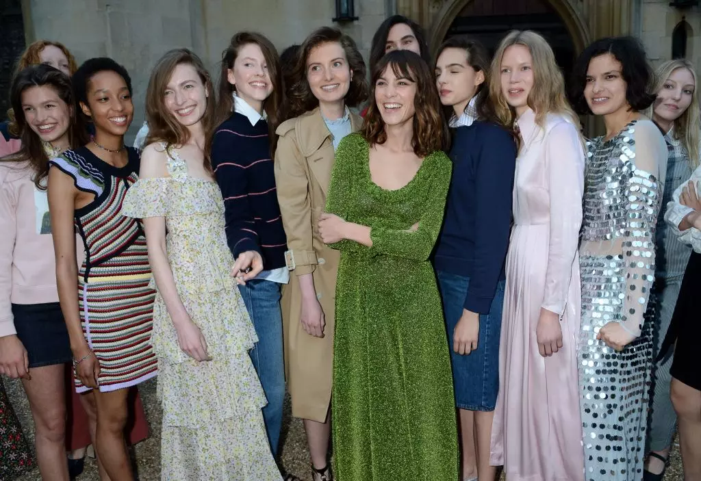 Alexa Chung lança sua própria marca de moda 15735_3