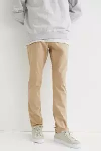 Pantalones de sarga ajustados de H&M