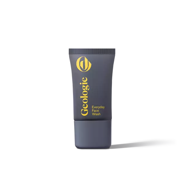 Geologie Everyday Face Wash Exfoliating Cleanser; pencuci muka terbaik untuk jerawat