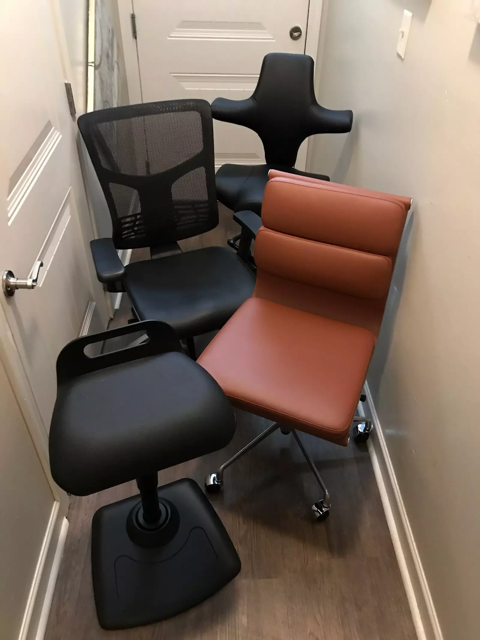 эргономичные офисные стулья в доме