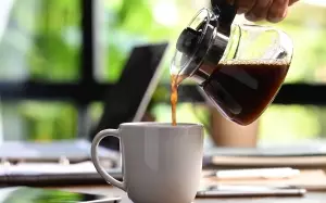odstraňovače vodního kamene pro konvice na kávu