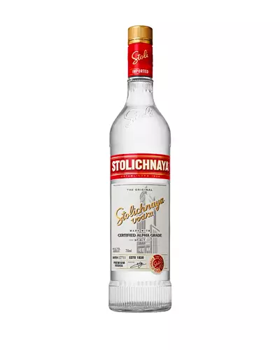 Botella de vodka Stoli, o mellor vodka ruso