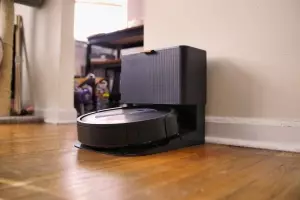 iRobot Roomba j7 +