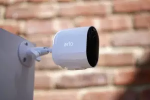 أفضل كاميرات مراقبة المنزل في الهواء الطلق ، مراجعة Arlo Pro 4