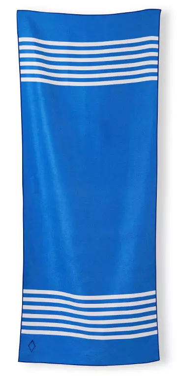 Оригинальное полотенце: темно-синий у бассейна