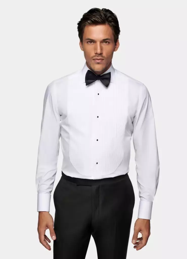 SuitSupply biela slim fit smokingová košeľa, svadobné outfity pre mužov